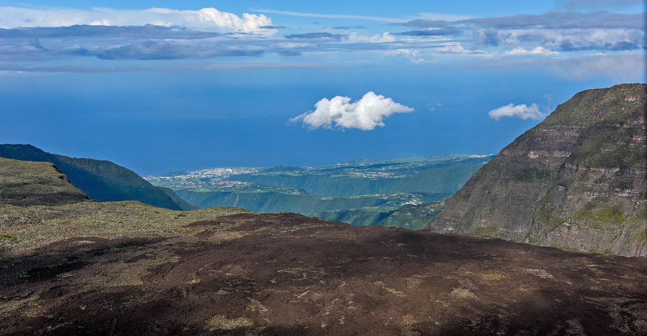 La Réunion teste un dispositif photovoltaïque pour les ménages en ...