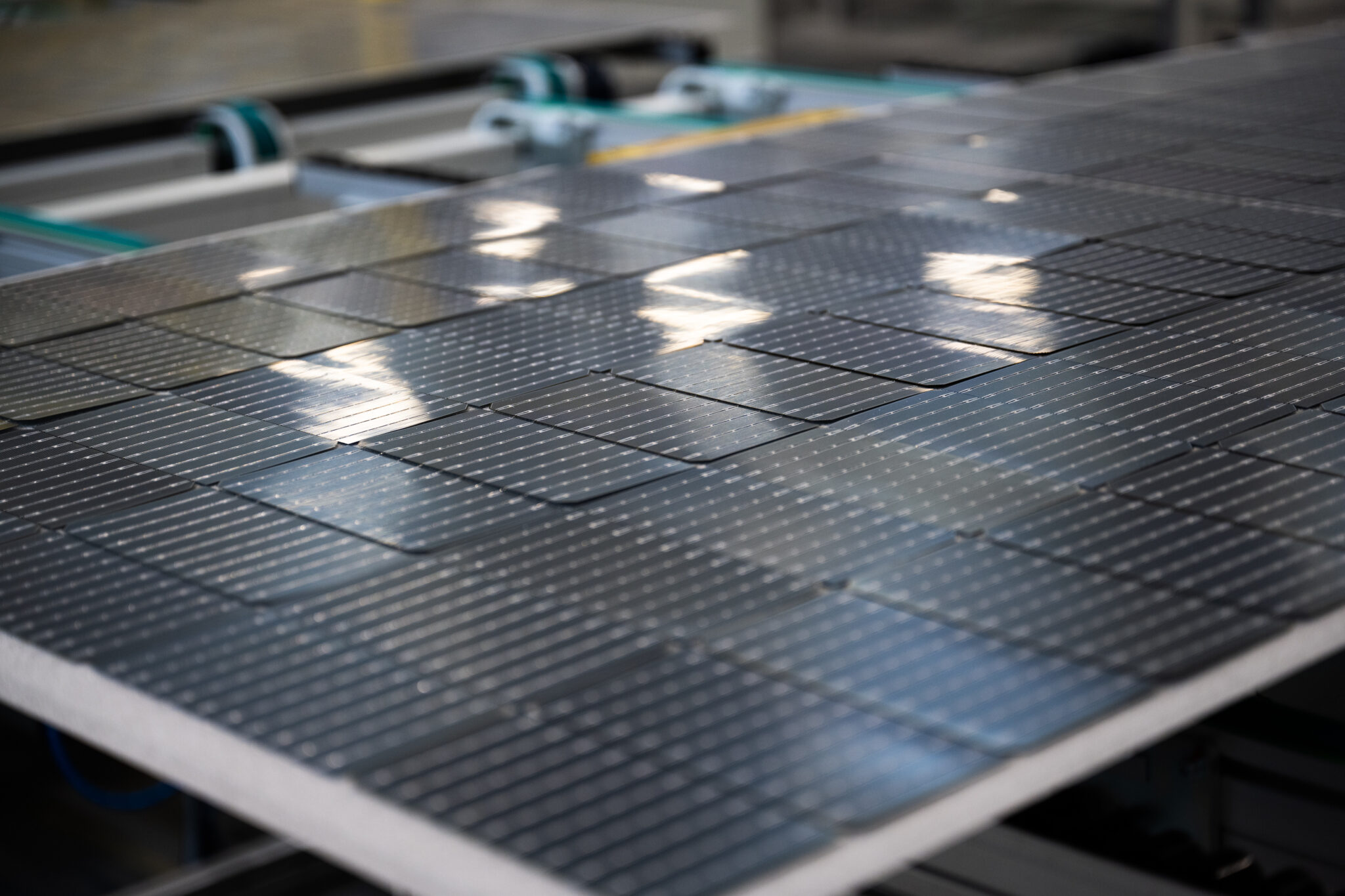 [Reportage] Reden Solar inaugure sa nouvelle ligne de production de 200 ...